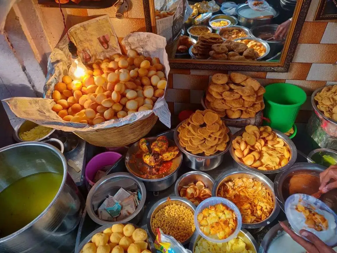 Top 10 Delicious and Famous Delhi Street Food - SuperbWorldTrip